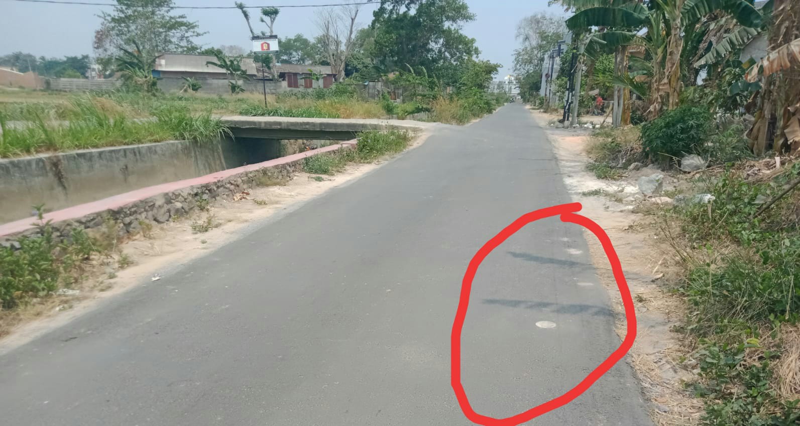 Pengaspalan Jalan Perintis Utama Terlihat Tipis dan Bergelombang ...