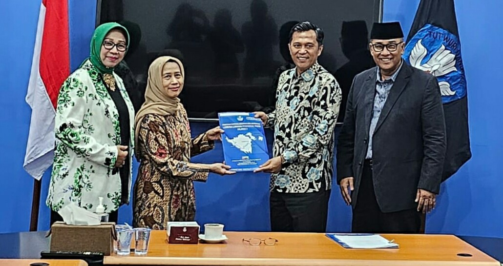 UMITRA Lampung Miliki Guru Besar Pertama Bidang Kesehatan - Siber88.co ...