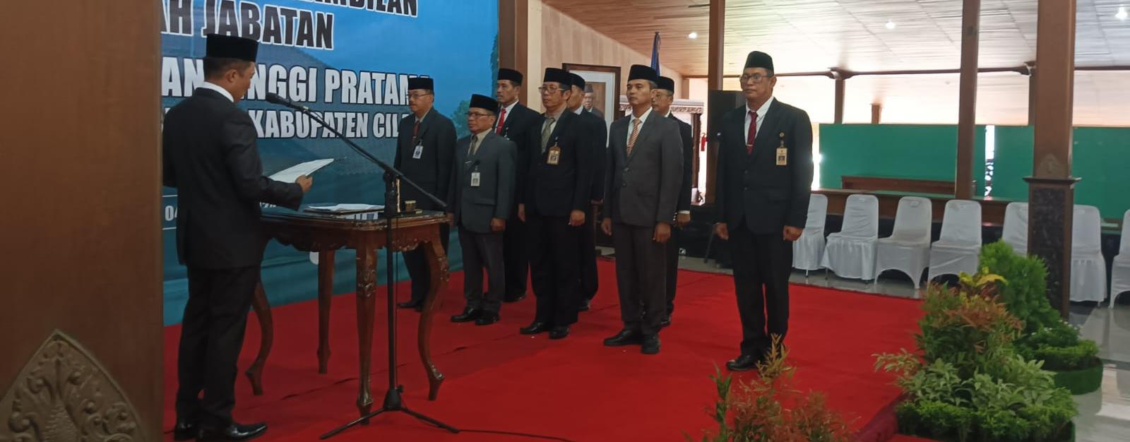 PJ Bupati Cilacap Lantik 8 Pejabat di Lingkungan Pemkab - Siber88.co.id ... PJ Bupati Cilacap Lantik 8 Pejabat di Lingkungan Pemkab - Siber88.co.id ...